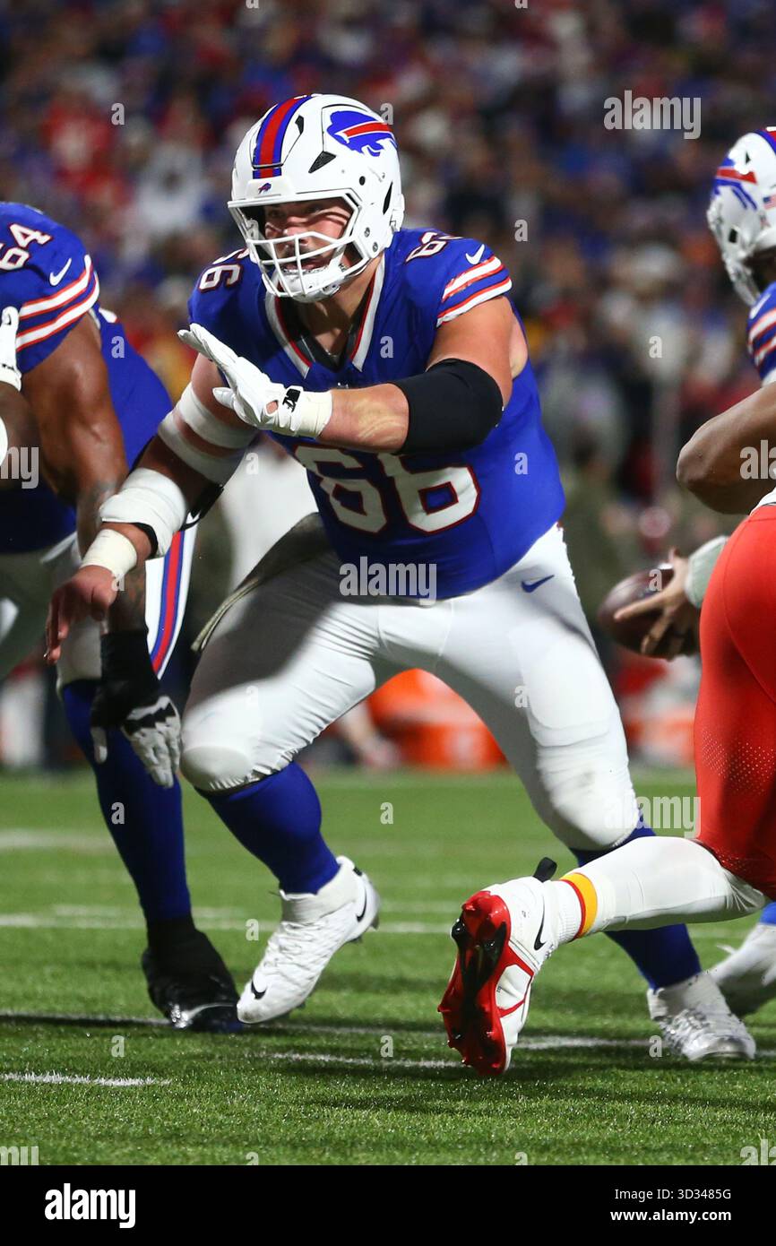 Buffalo Bills guard Connor McGovern (66) blocks during the first half ...