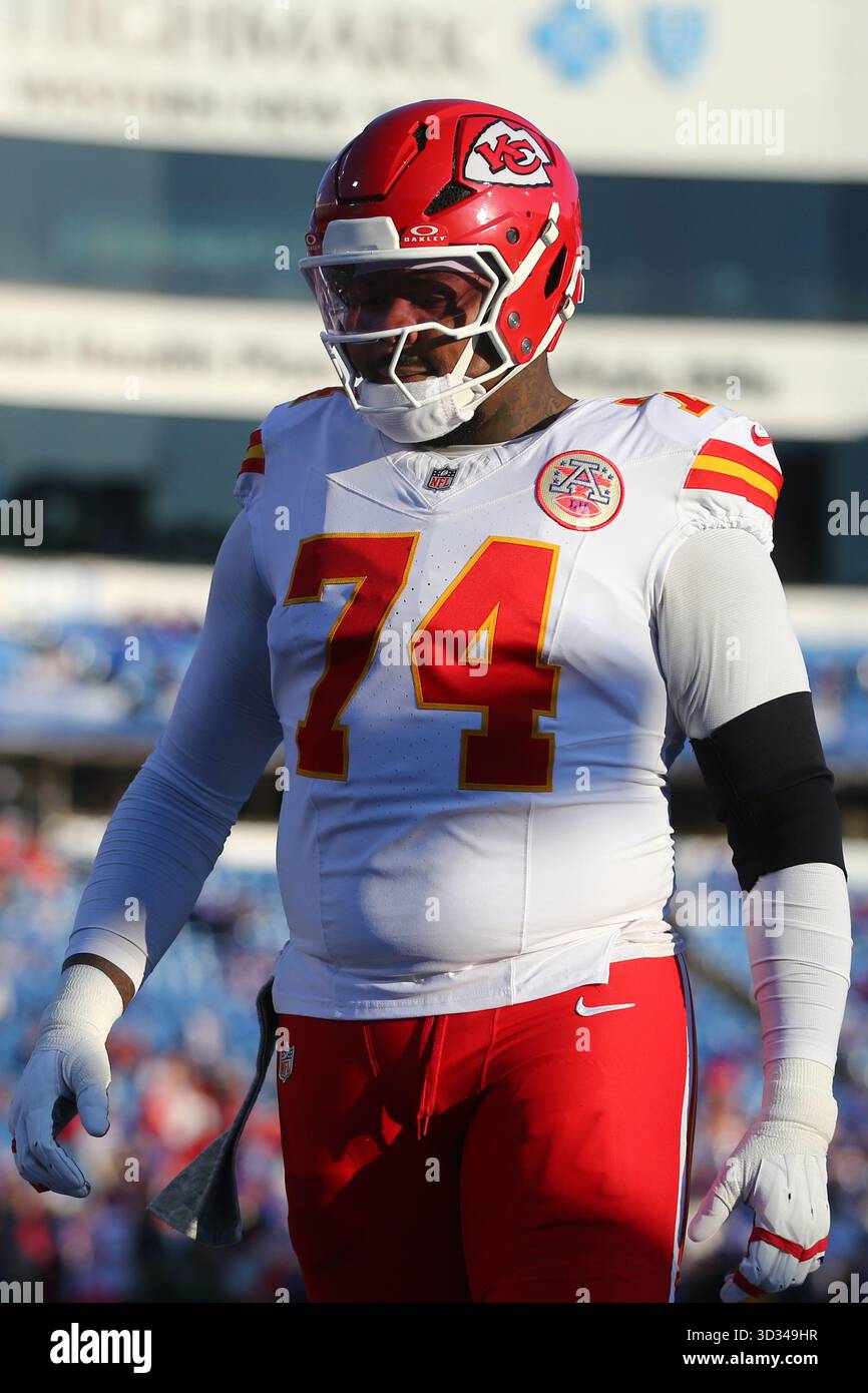 Kansas City Chiefs offensive tackle Jawaan Taylor (74) warms up prior ...