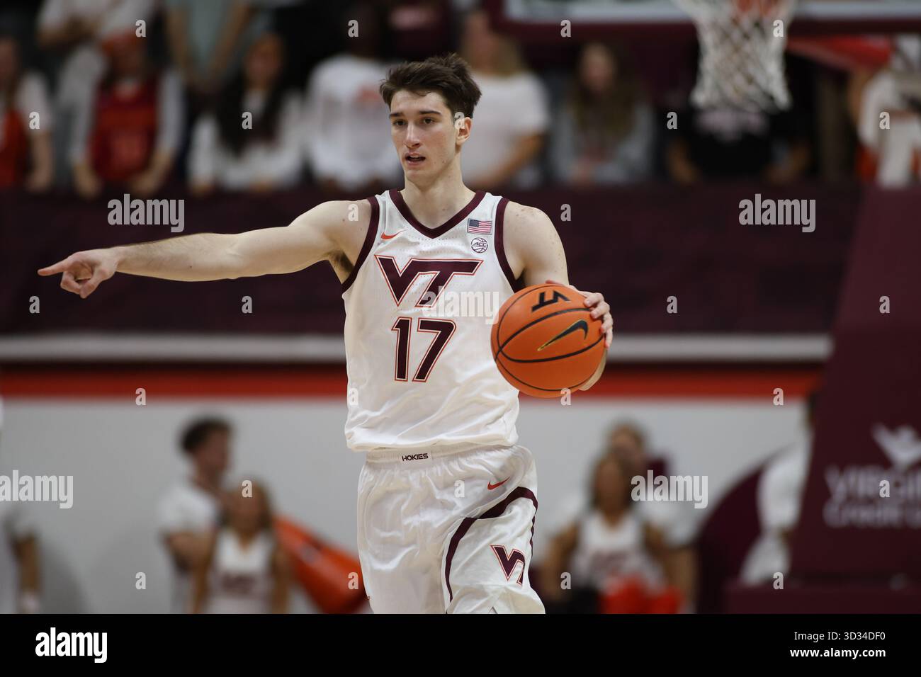 Virginia Tech Hokies guard Neoklis Avdalas (17) runs the offense at ...