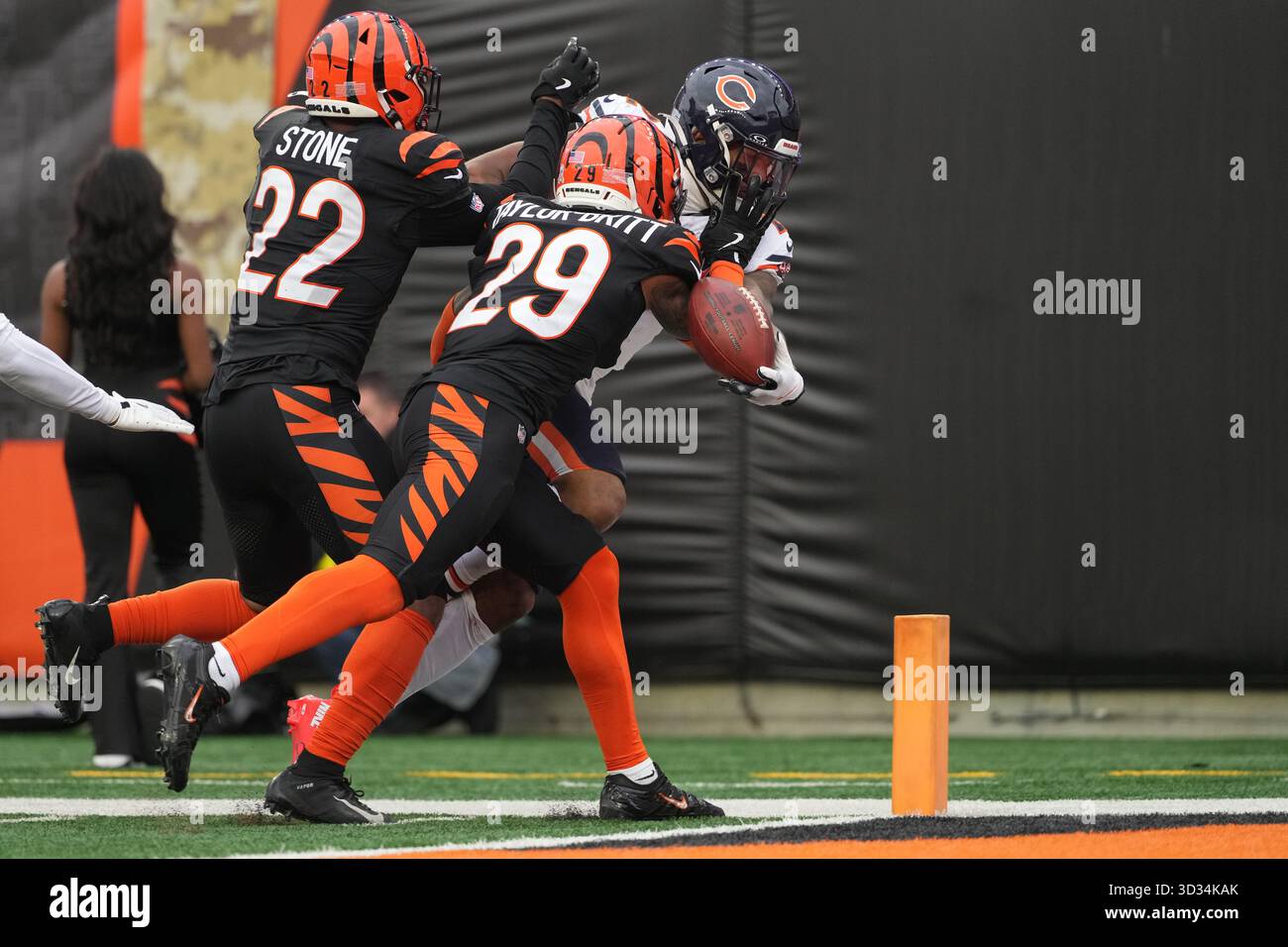 Chicago Bears wide receiver DJ Moore (2) scores a touchdown as ...
