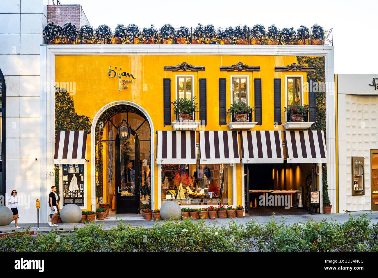Bijan storefronts hi-res stock photography and images - Alamy