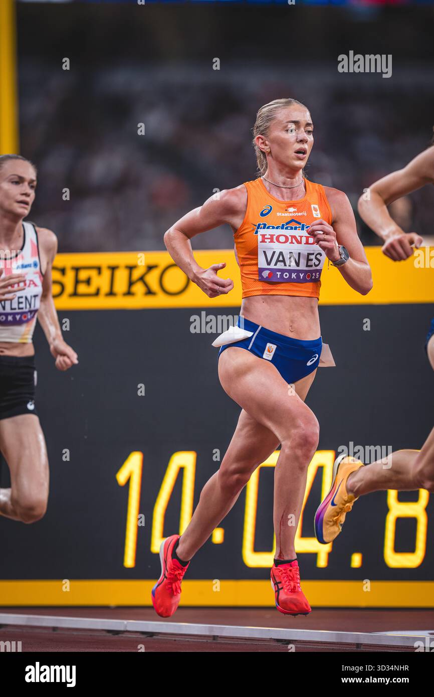 Diane van Es participating in the World Athletics Championships in ...