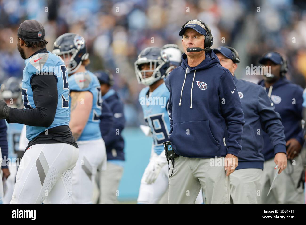 Tennessee Titans interim head coach Mike McCoy on the sideline during ...