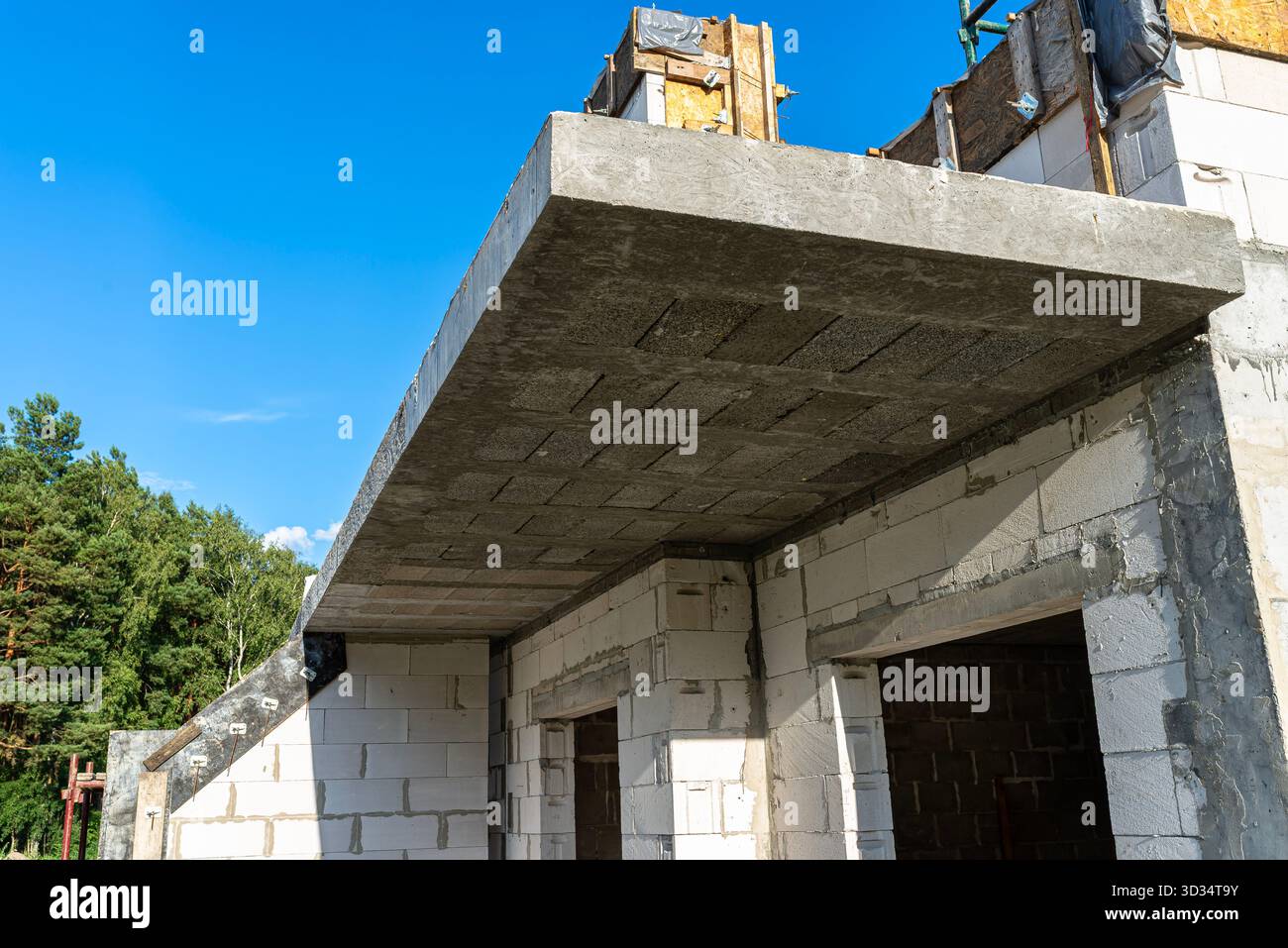 Ribbed slab ceiling hi-res stock photography and images - Alamy