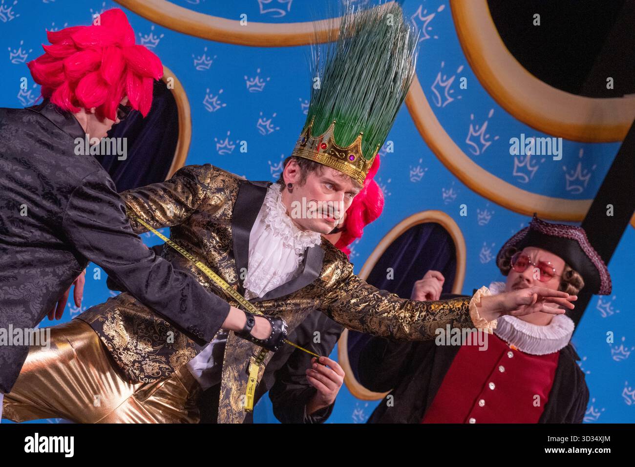 04 November 2025, Mecklenburg-Western Pomerania, Anklam: Actors ...