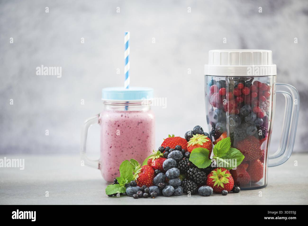 Blender ready making berry hi-res stock photography and images - Alamy