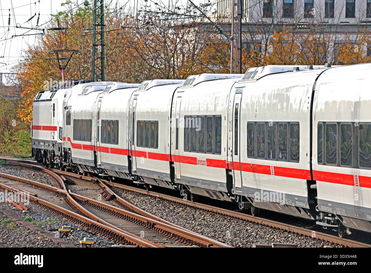Probefahrt des ICE-L Der ICE-L, auch als Talgo bekannt, wurde bei einer ...