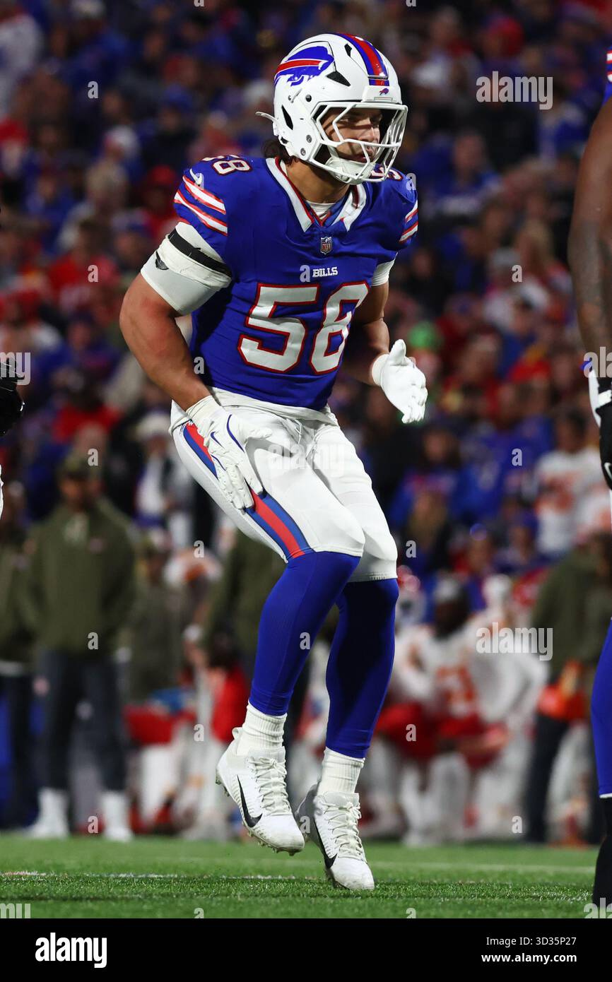 Buffalo Bills linebacker Matt Milano (58) rushes during the second half ...