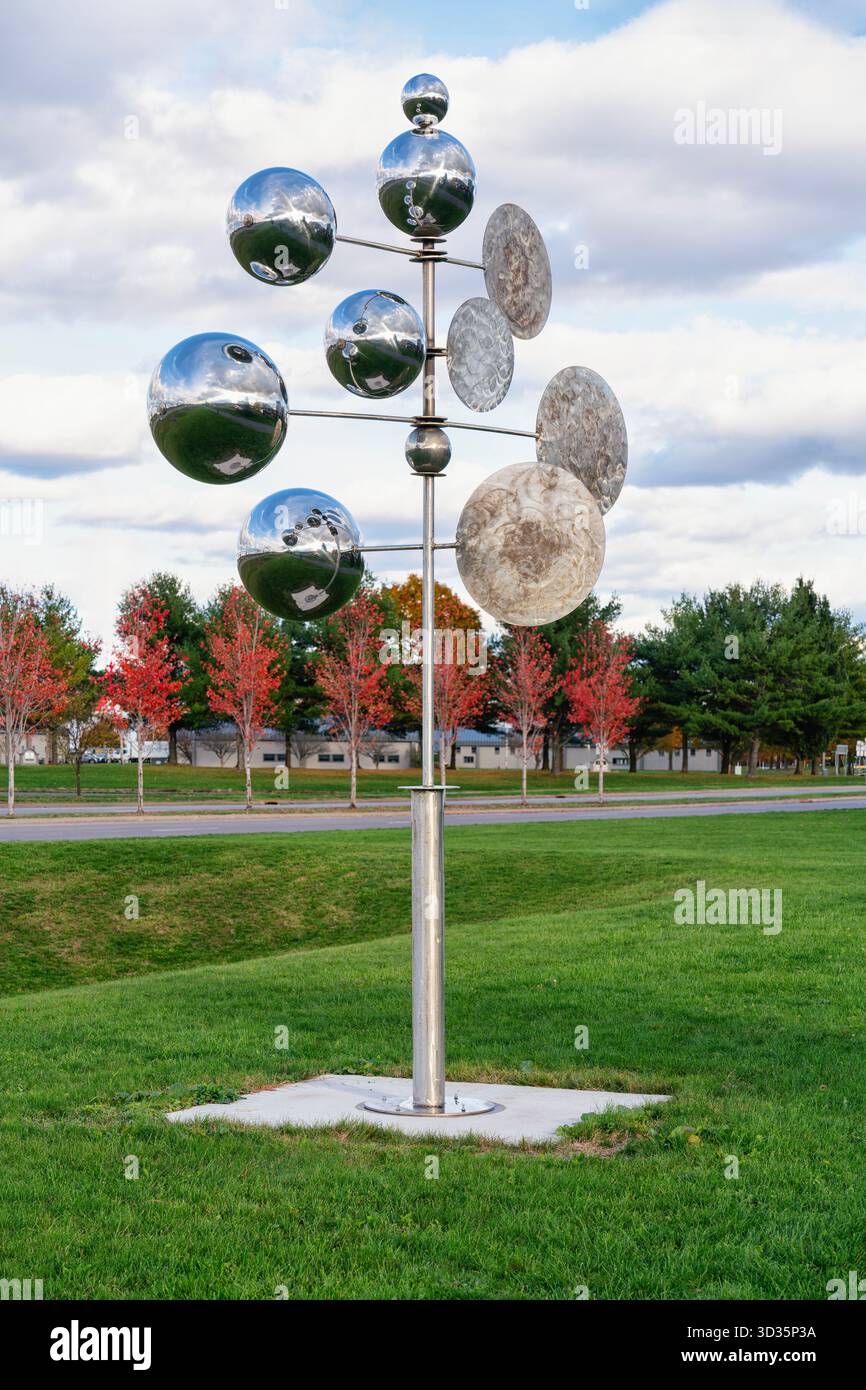 Kinetic suggestion hi-res stock photography and images - Alamy