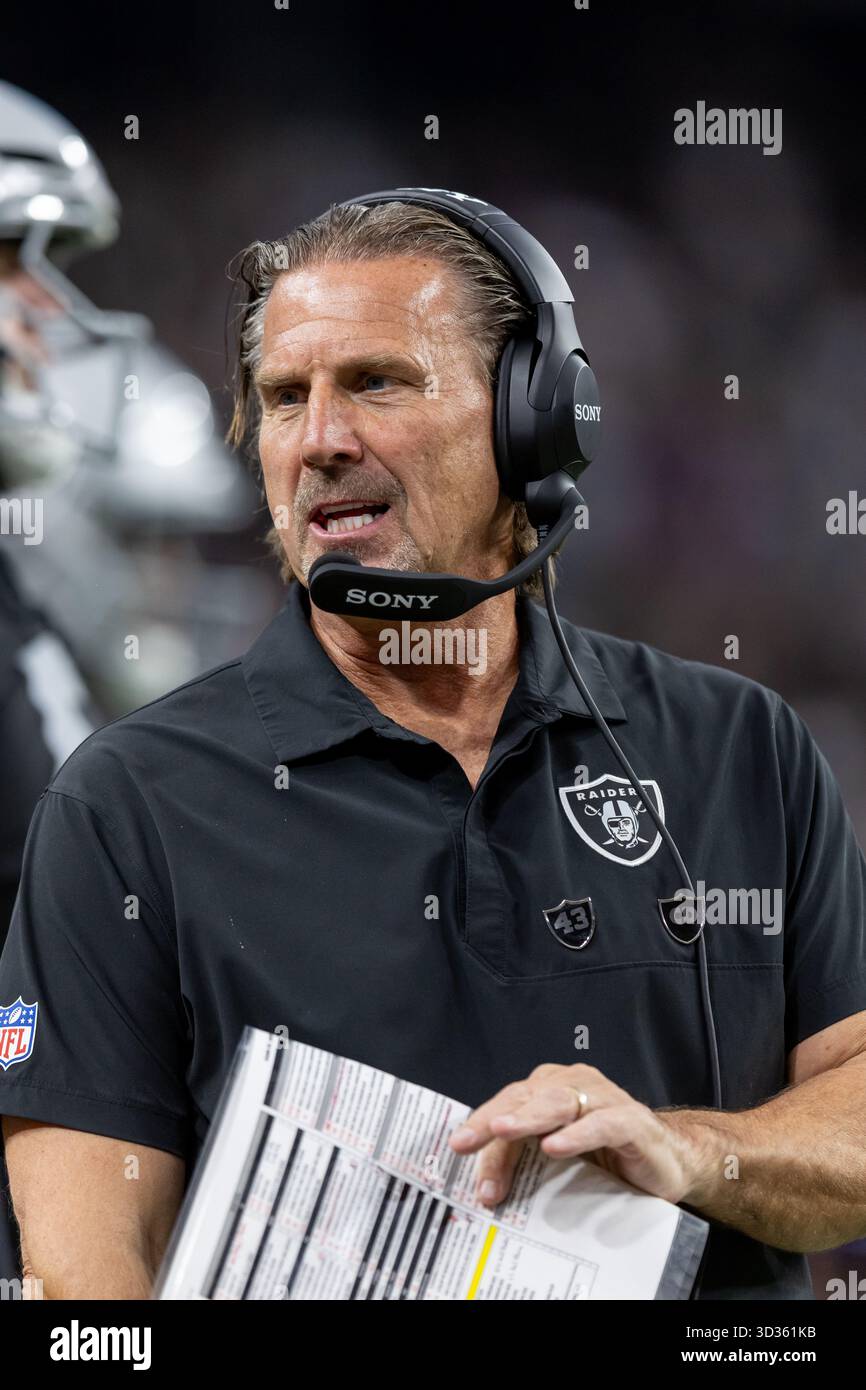 Las Vegas Raiders quarterbacks coach Greg Olson coaches against the ...