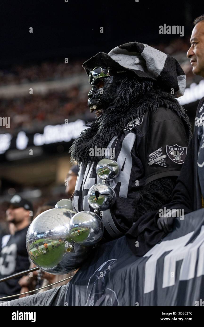 Las Vegas Raiders Superfan Gorilla Rilla watches the Raiders play ...