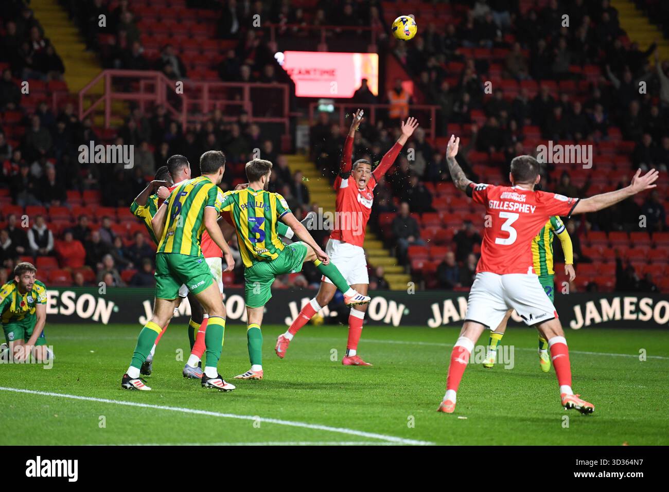 London, England. 4th Nov 2025. Charlton Athletic appeal for a penalty ...