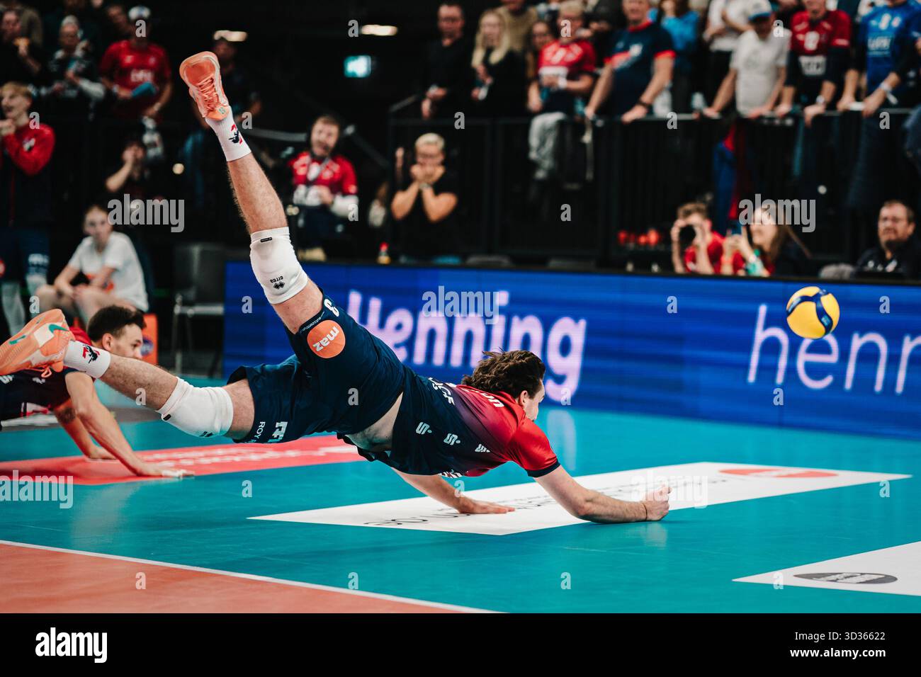 Jesse Elser (SVG Lüneburg, 3) leaps for the ball; Volleyball Bundesliga ...