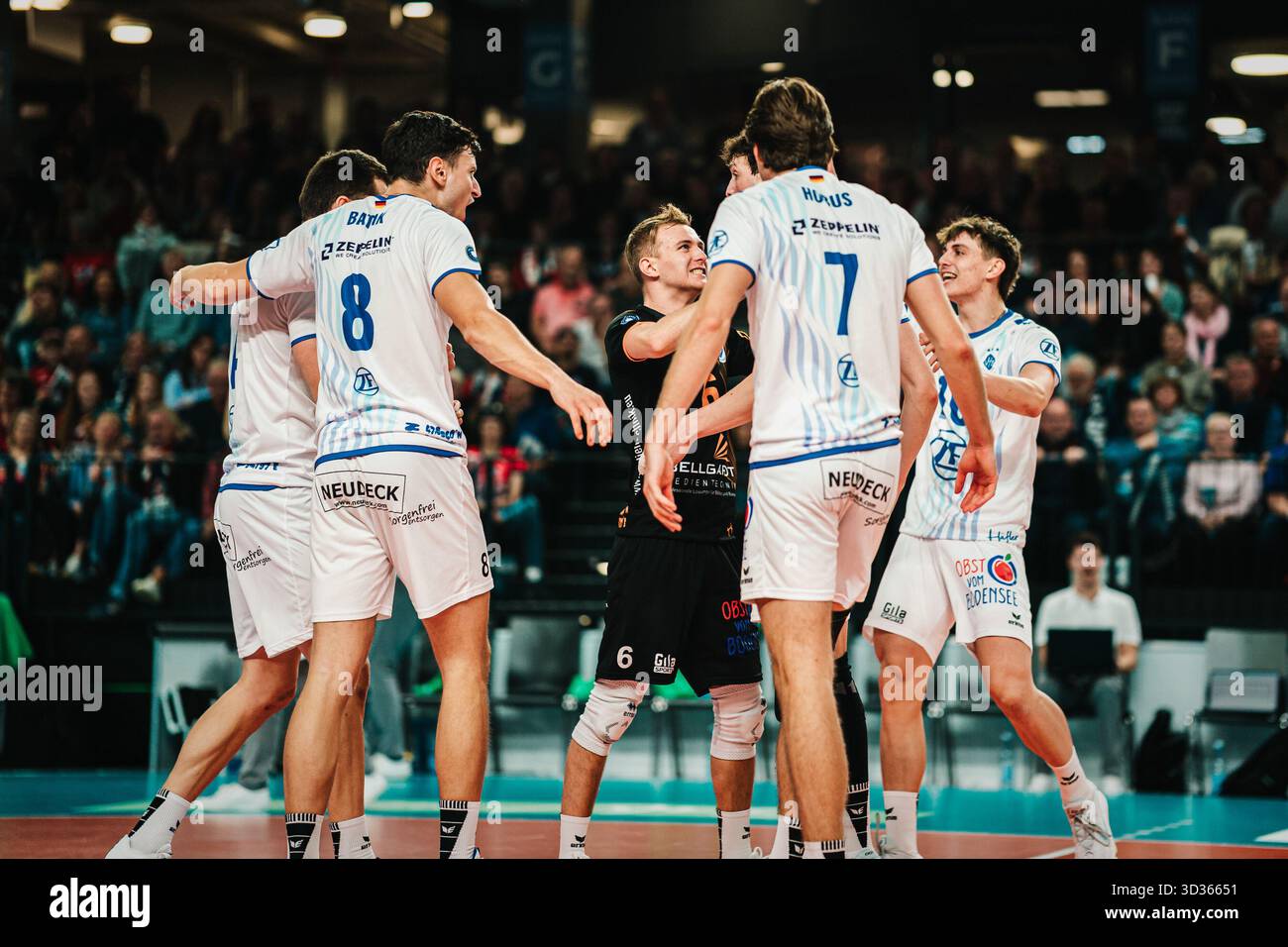 Leonard Graven (6, VfB Friedrichshafen) in; Volleyball Bundesliga ...