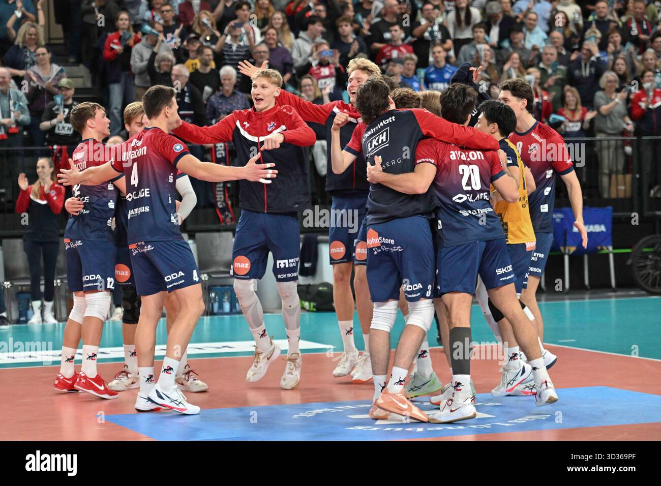 04.11.2025, LKH Arena, Lueneburg, GER; 1. VBL, SVG Lueneburg vs VfB Friedrichshafen im Bild die ...