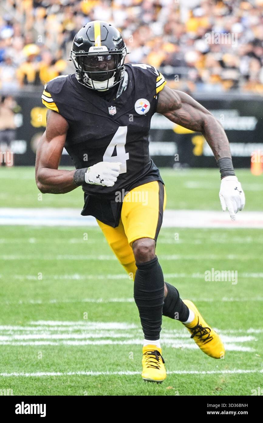 Pittsburgh Steelers wide receiver DK Metcalf (4) runs a route during an ...