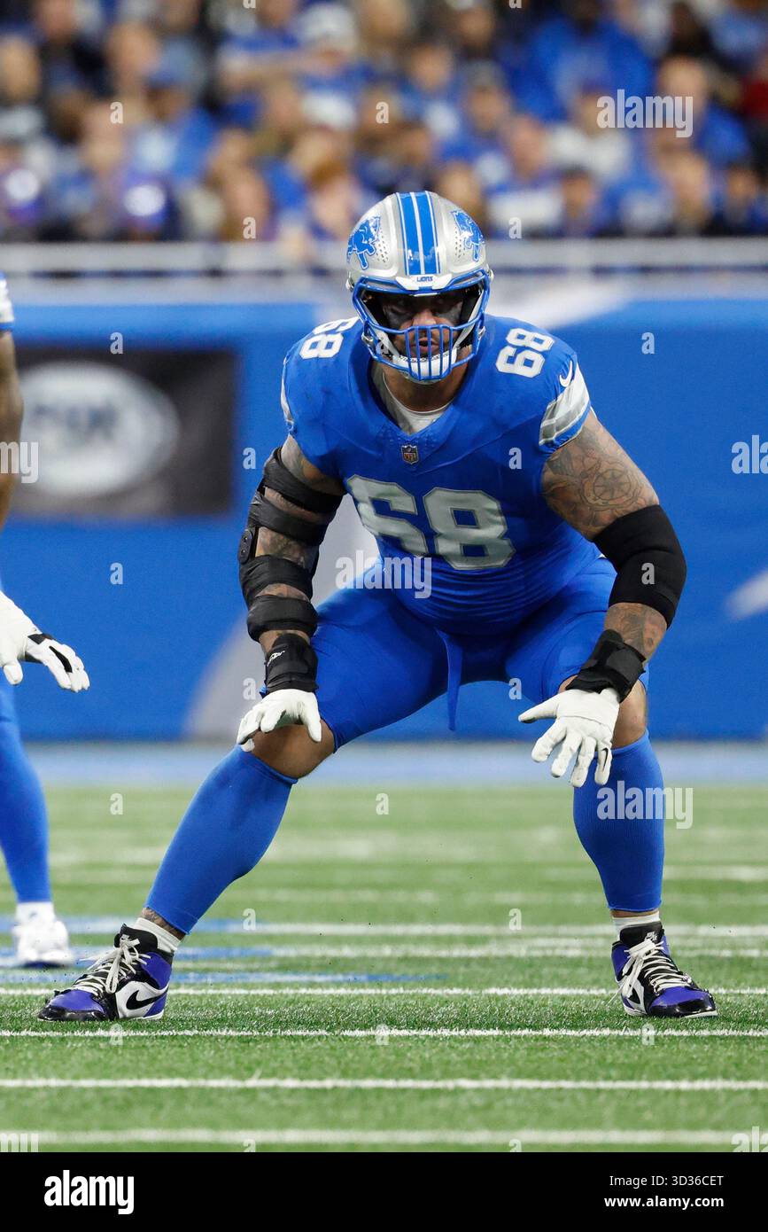 Detroit Lions offensive tackle Taylor Decker (68) gets set on offense ...