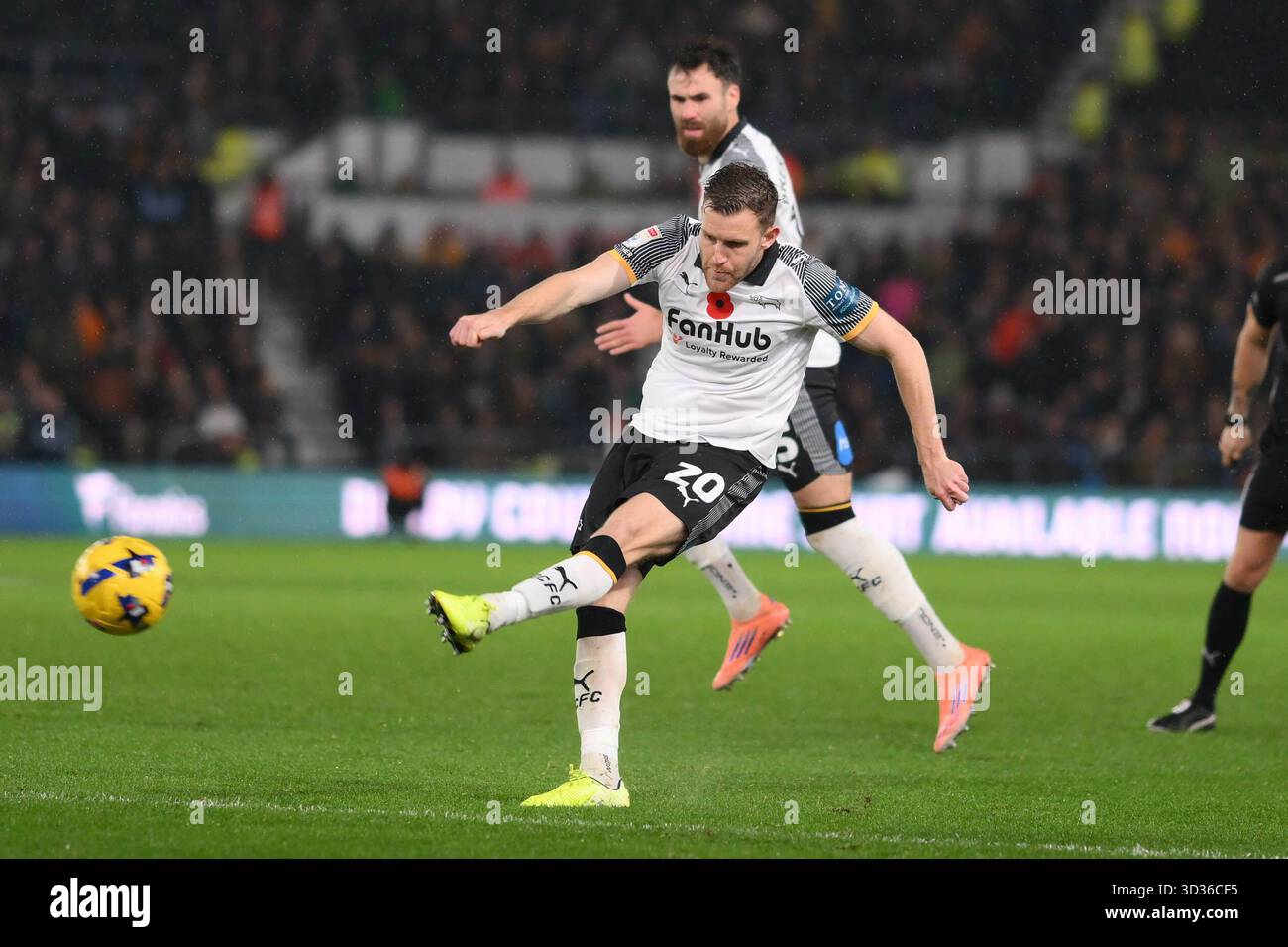 Derby County's Callum Elder (centre) during the Sky Bet Championship ...