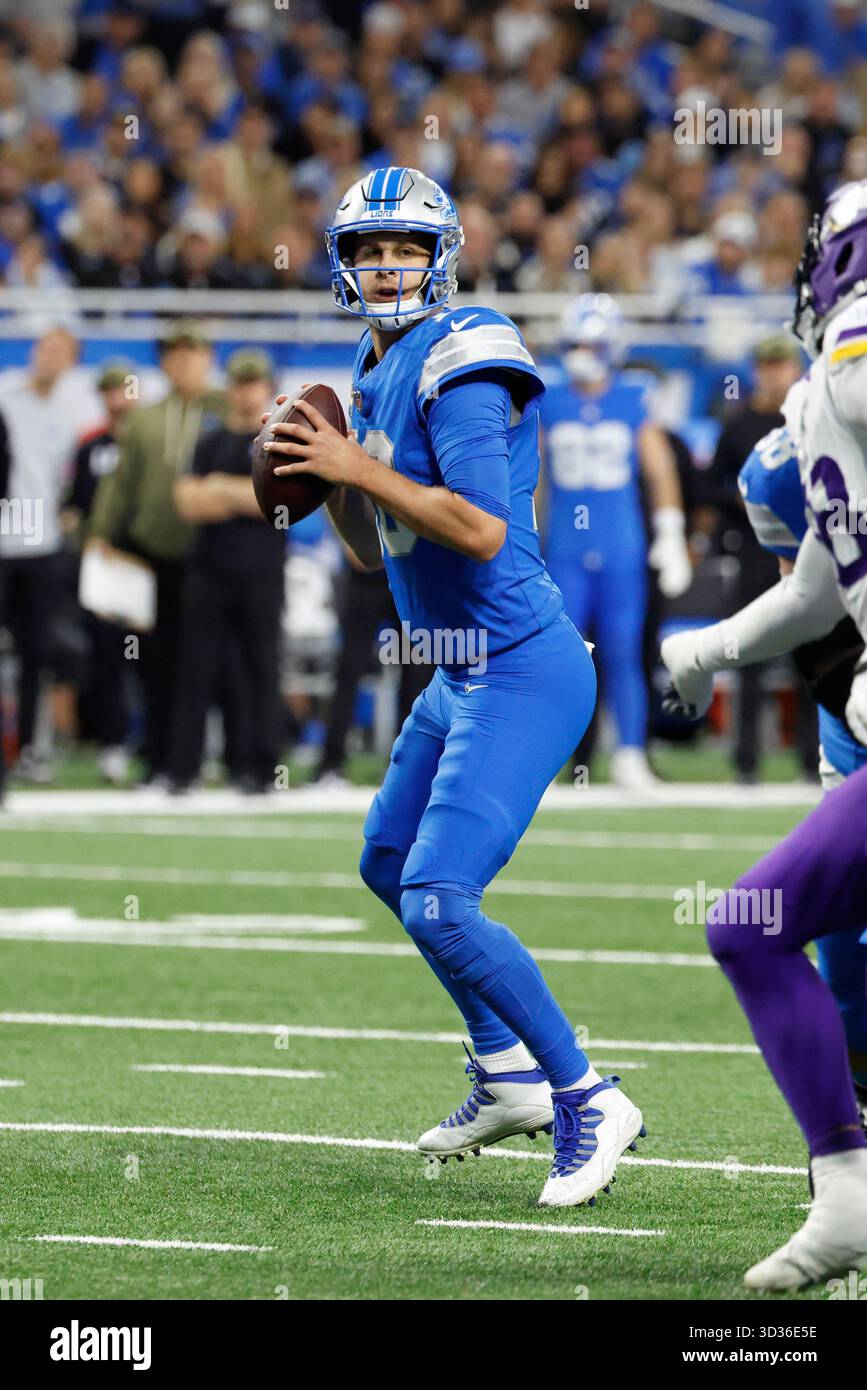Detroit Lions quarterback Jared Goff (16) looks to pass against the ...