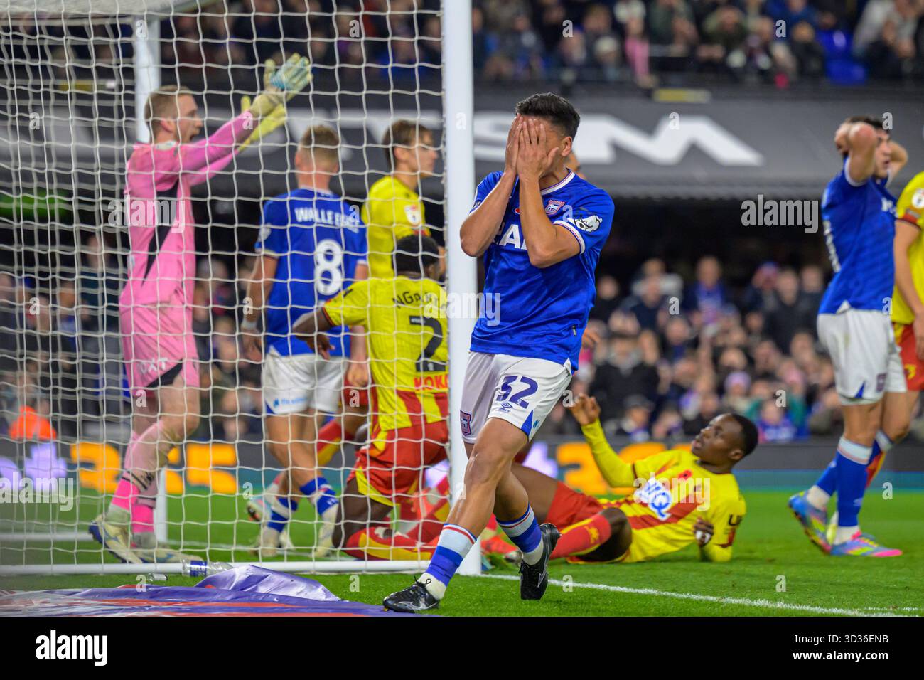 Marcelino Núñez (32 Ipswich Town) looks dejected after missing a chance ...