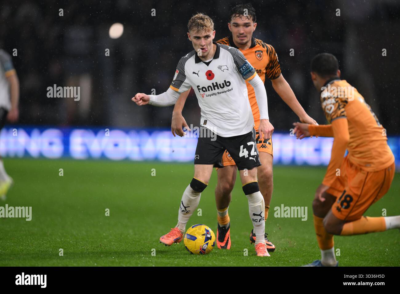 Derby County's Bobby Clark (centre left), Hull City's Kyle Joseph ...