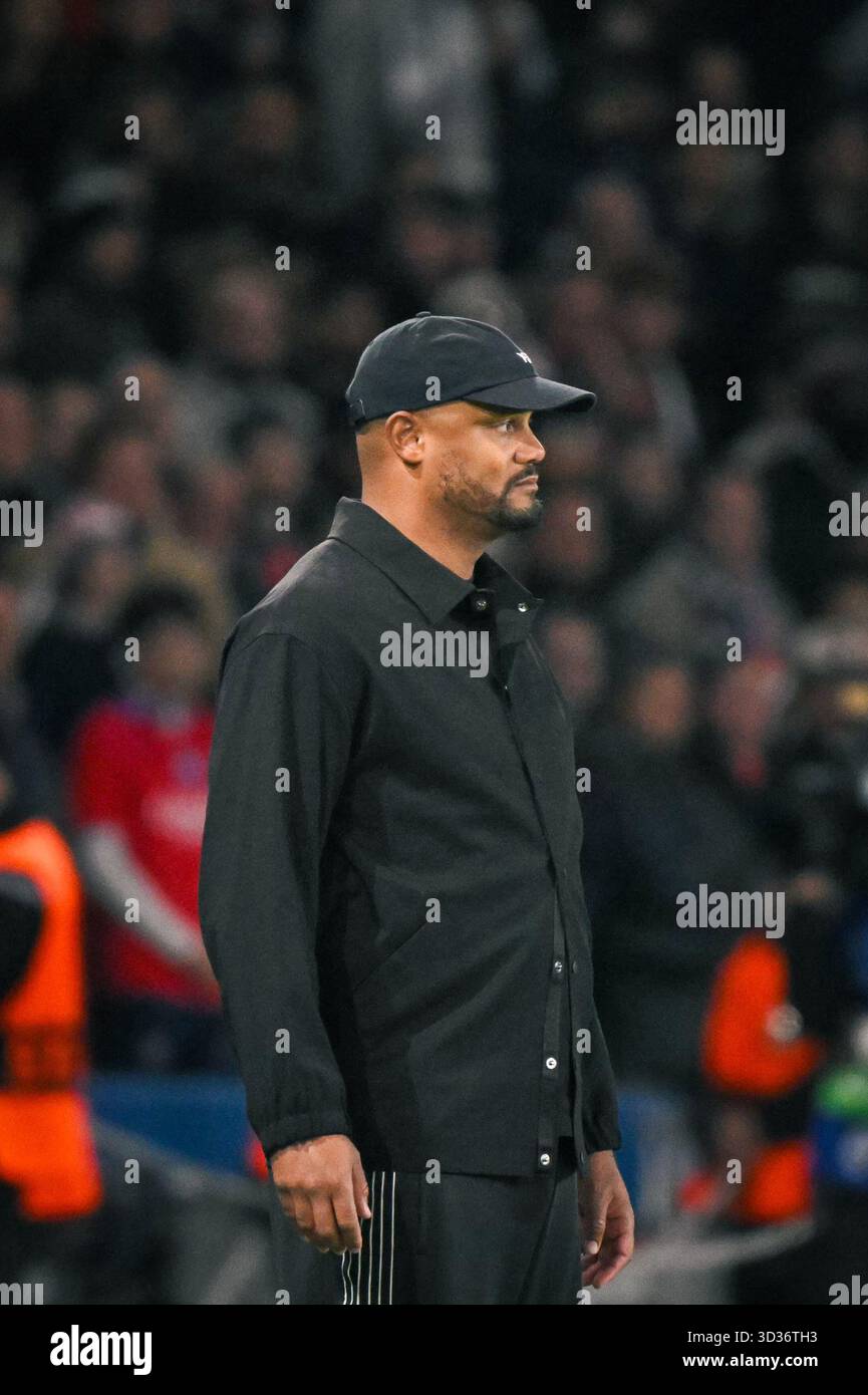 FC Bayern Munich’s coach Vincent Kompany looks on during the UEFA ...