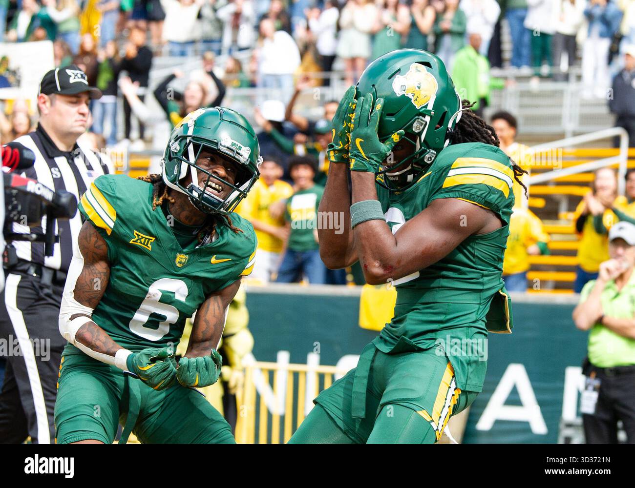 November 01, 2025 Baylor Bears wide receiver Ashtyn Hawkins (6) and ...