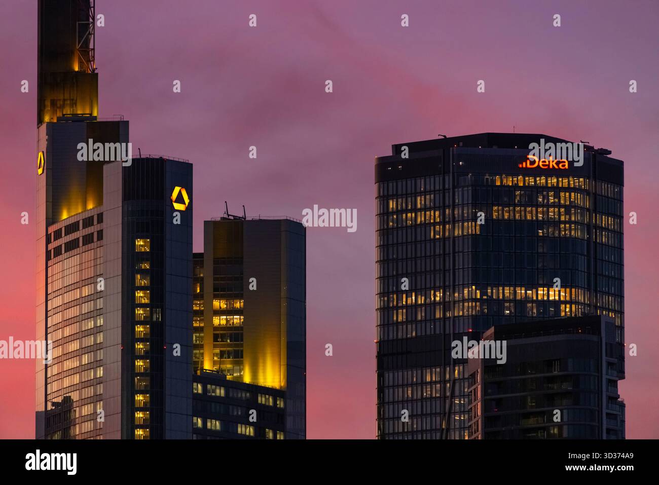 Die Frankfurter Skyline am Abend Die Lichter der Frankfurter ...