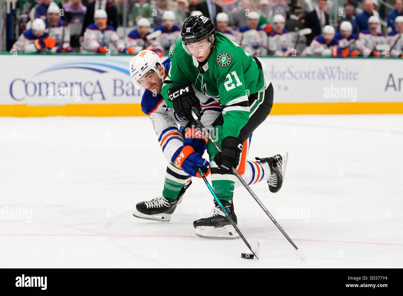 period of an NHL hockey game Tuesday, Nov. 4, 2025, in Dallas. (AP ...