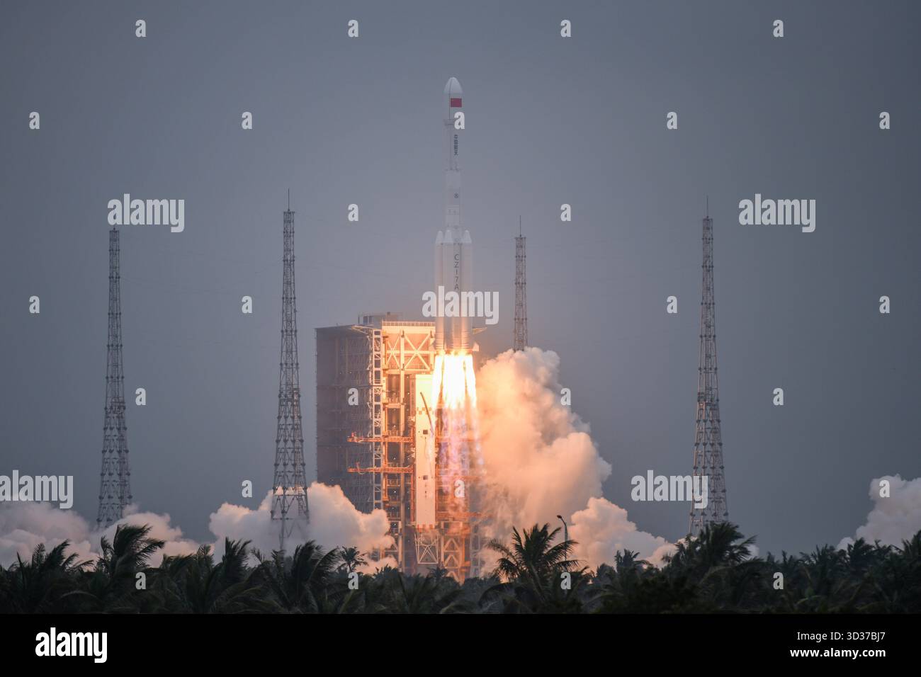 **CHINESE MAINLAND, HONG KONG, MACAU AND TAIWAN OUT** China launches ...