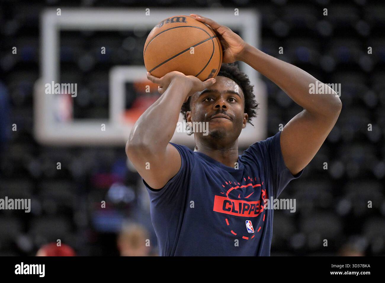 Los Angeles Clippers' Kobe Brown warms up prior to an NBA basketball ...