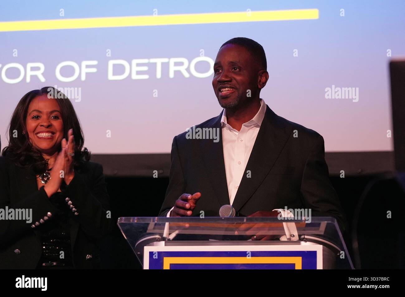 Detroit mayoral candidate Solomon Kinloch speaks during an election ...