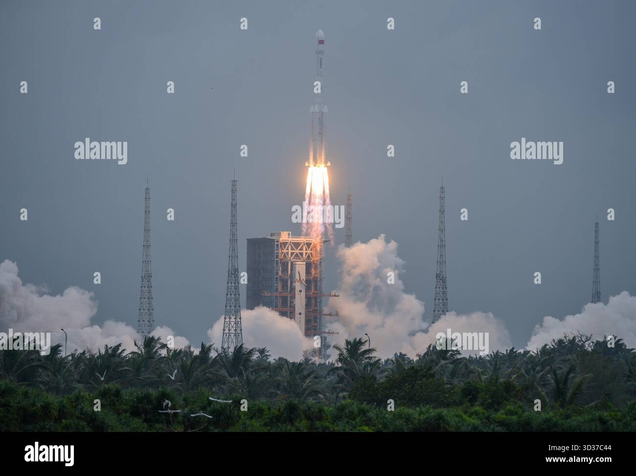 **CHINESE MAINLAND, HONG KONG, MACAU AND TAIWAN OUT** China launches ...