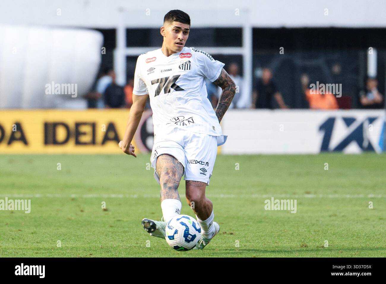SANTOS, BRAZIL - NOVEMBER 1: Adonis Frias passes the ball during a ...