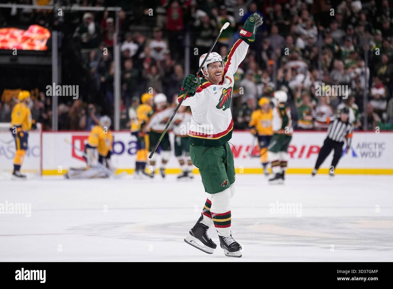 Minnesota Wild left wing Marcus Foligno (17) celebrates after the ...