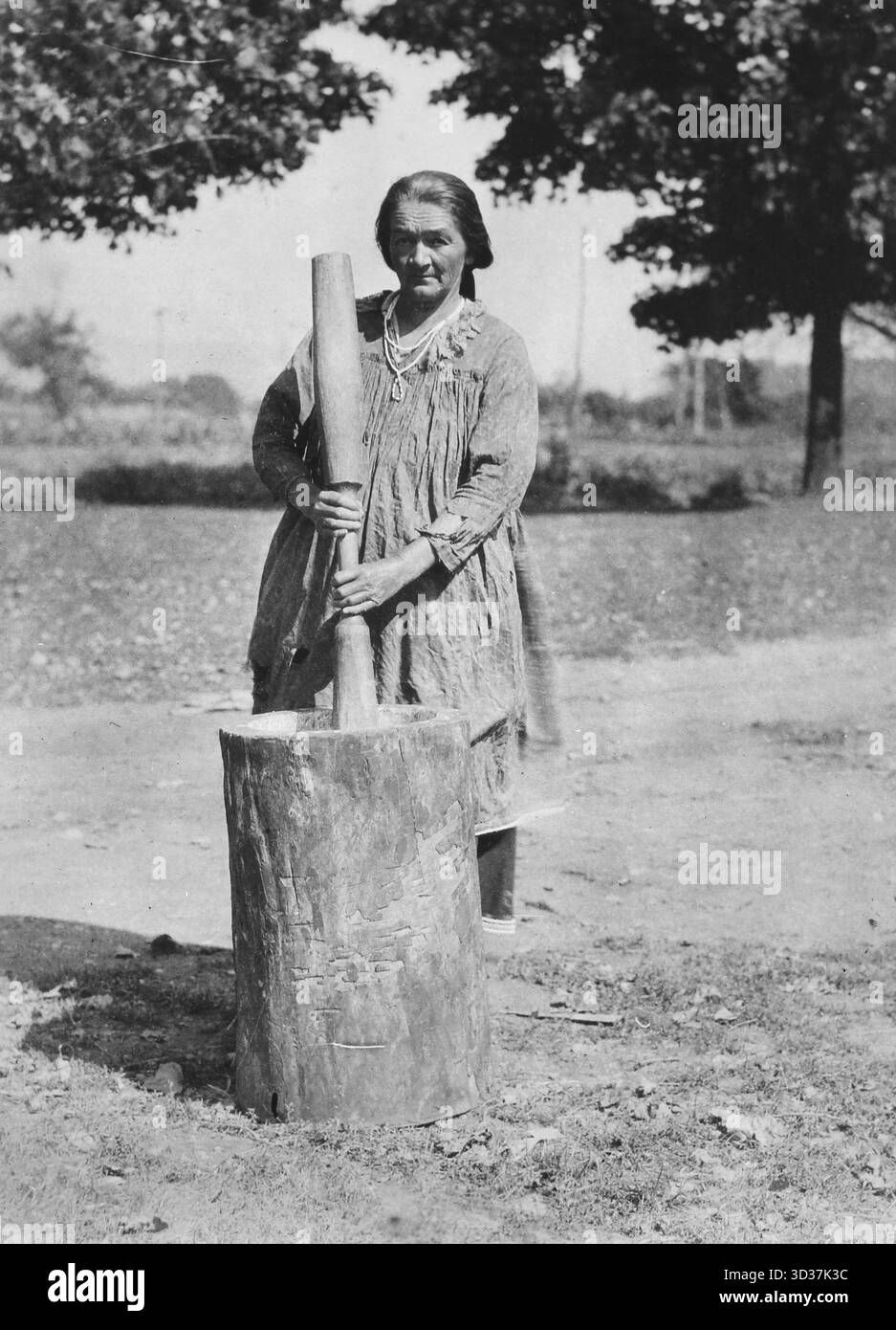 Native american mortar and pestle Black and White Stock Photos & Images ...