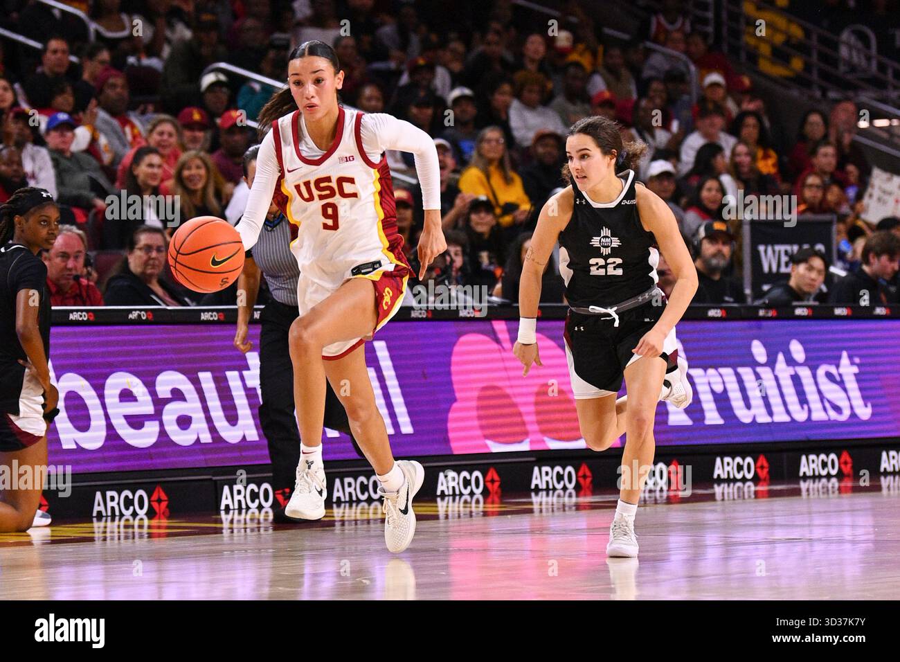 LOS ANGELES, CA - NOVEMBER 04: USC Trojans guard Jazzy Davidson (9 ...