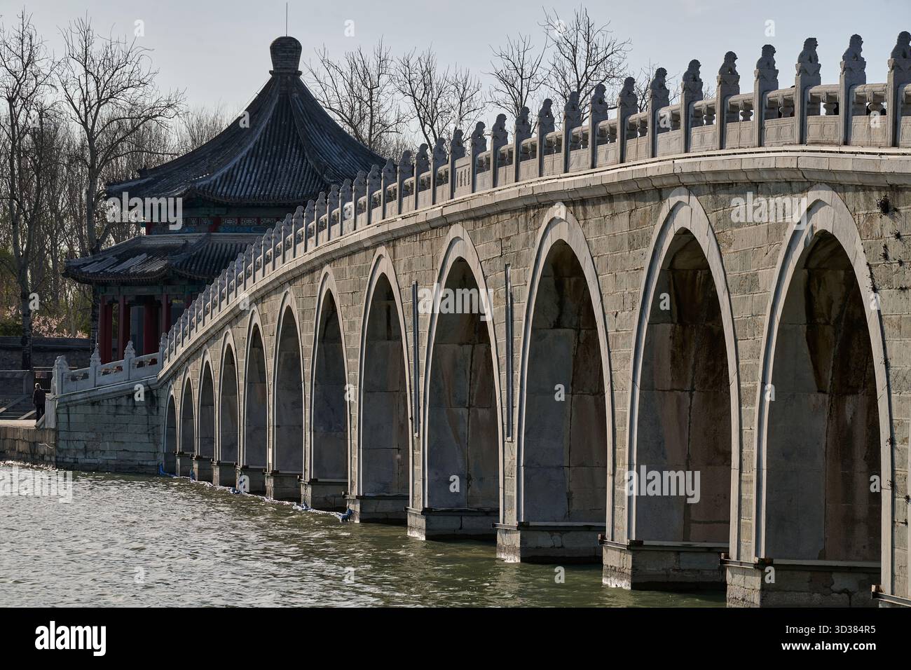 Stone arched bridge spanning hi-res stock photography and images - Alamy
