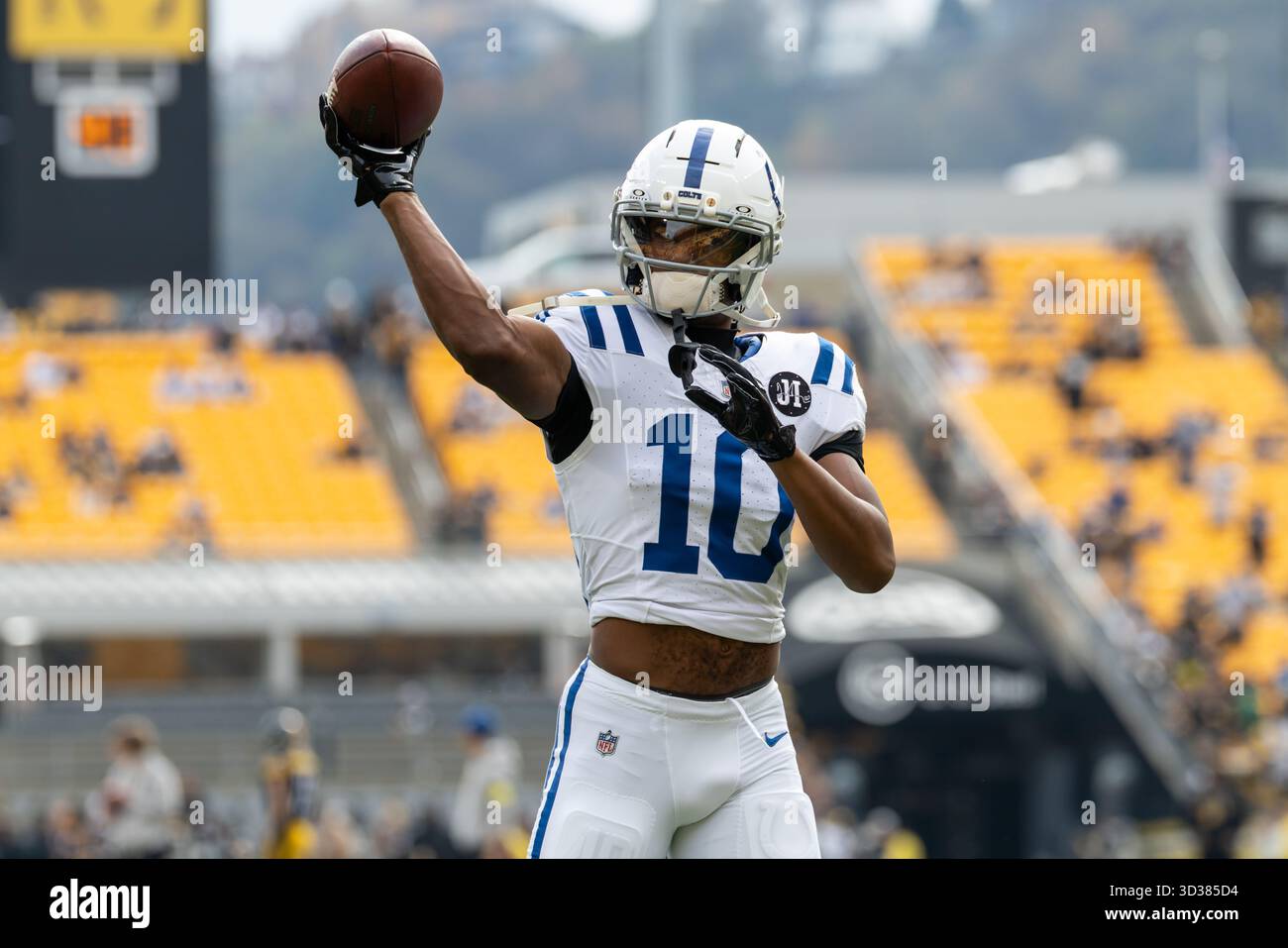 Indianapolis Colts wide receiver Adonai Mitchell (10) warms up before ...