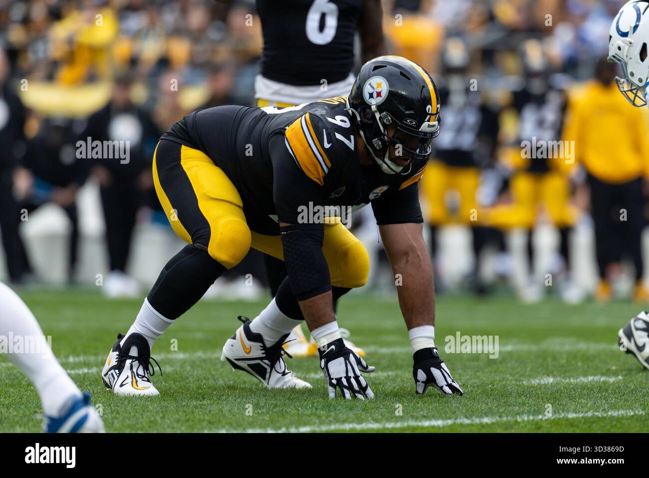 Pittsburgh Steelers defensive tackle Cameron Heyward (97) lines up ...