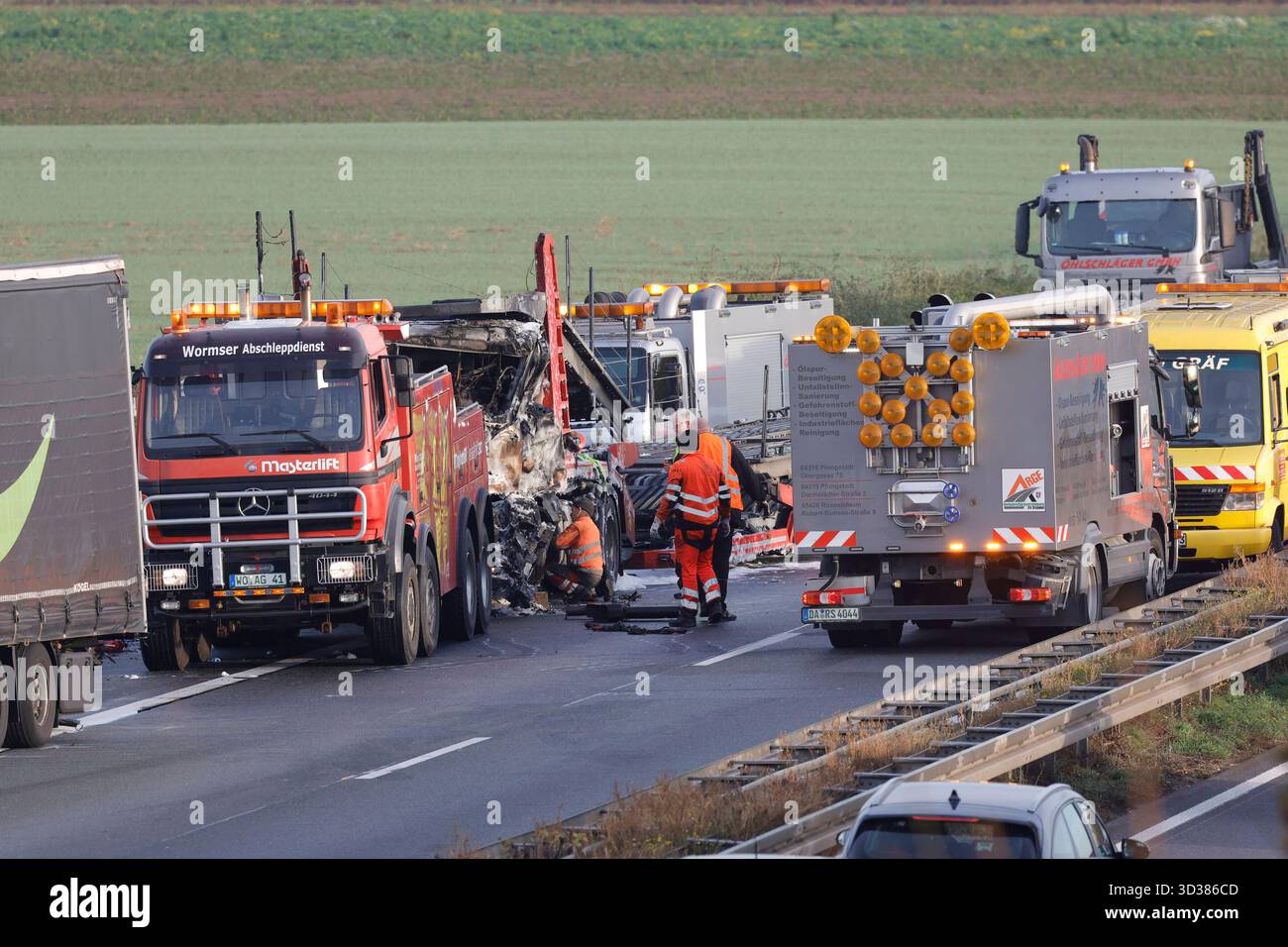 Sperrung A67 05.11.2025 Vollsperrung nach Verkehrsunfall mit LKW ...