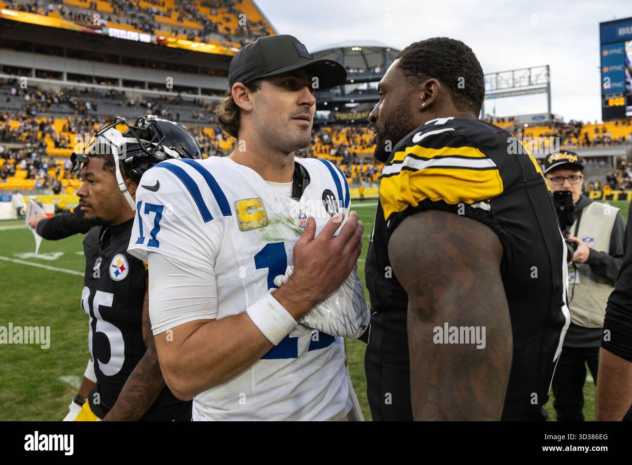 Indianapolis Colts quarterback Daniel Jones (17) and Pittsburgh ...