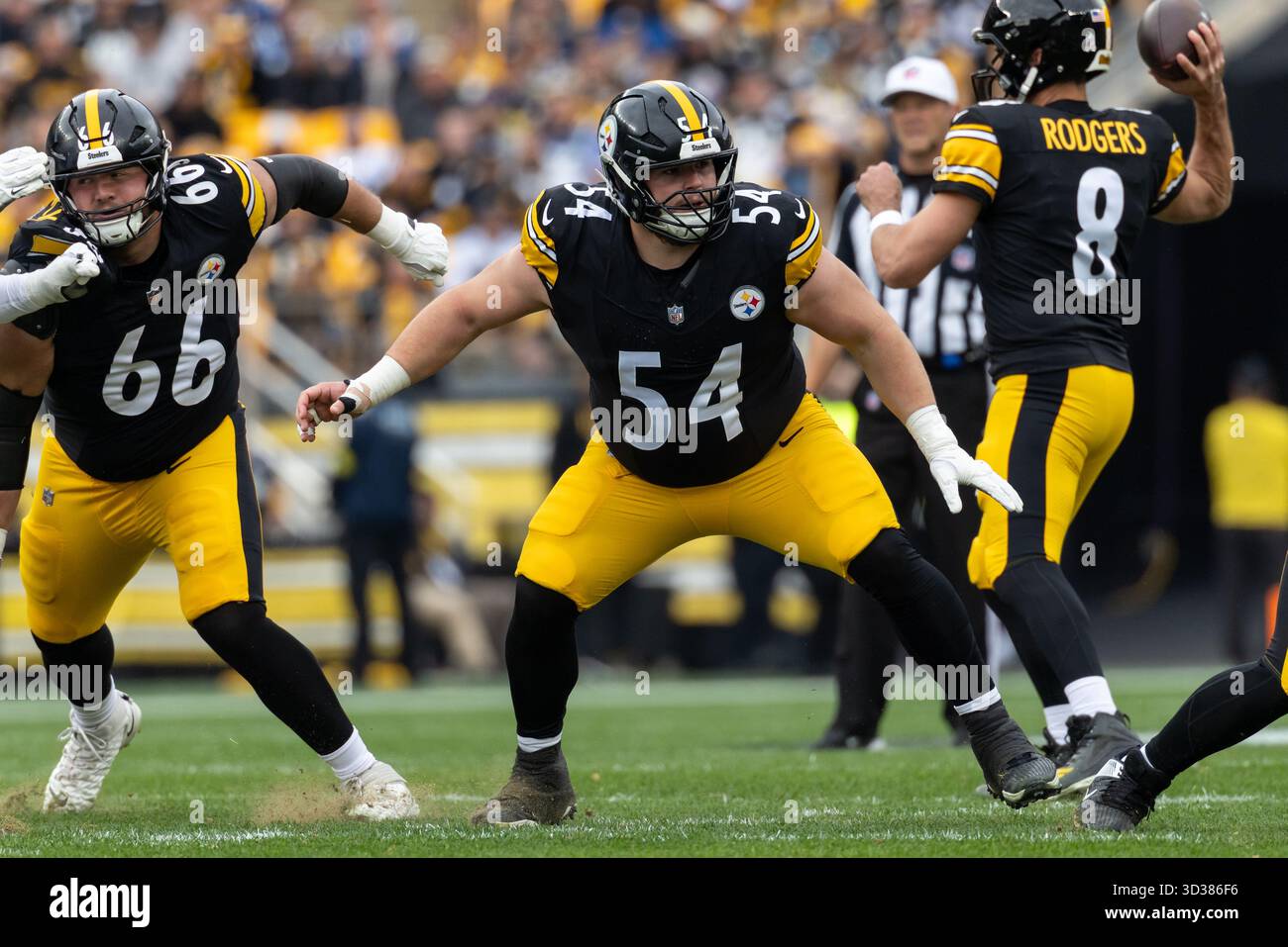 Pittsburgh Steelers center Zach Frazier (54) blocks during an NFL ...
