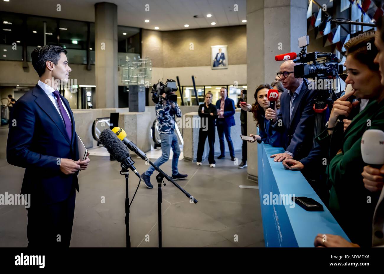 THE HAGUE - Wouter Koolmees, scout, is holding talks with the faction leaders in the House of ...