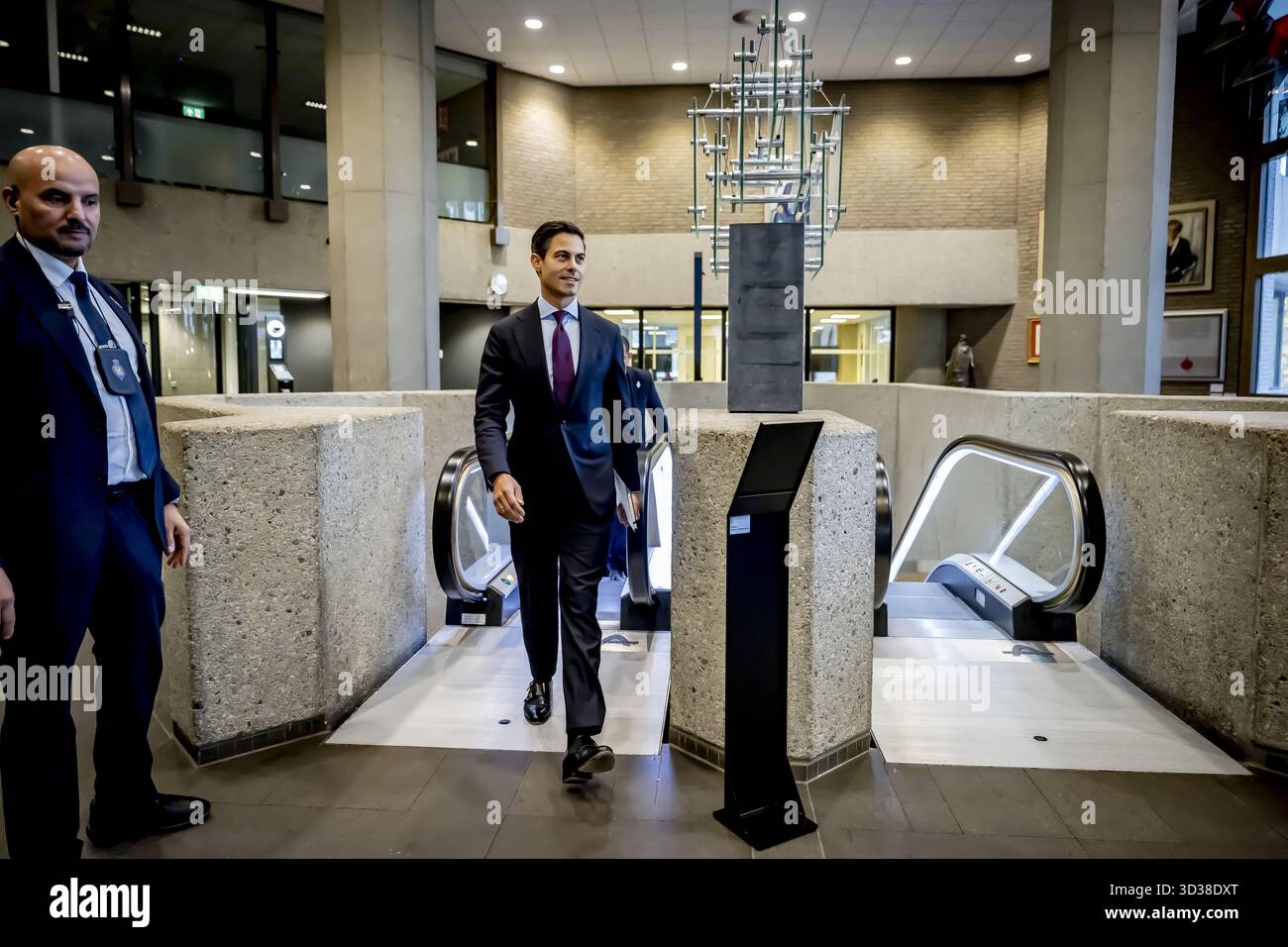 THE HAGUE - Wouter Koolmees, scout, is holding talks with the faction leaders in the House of ...