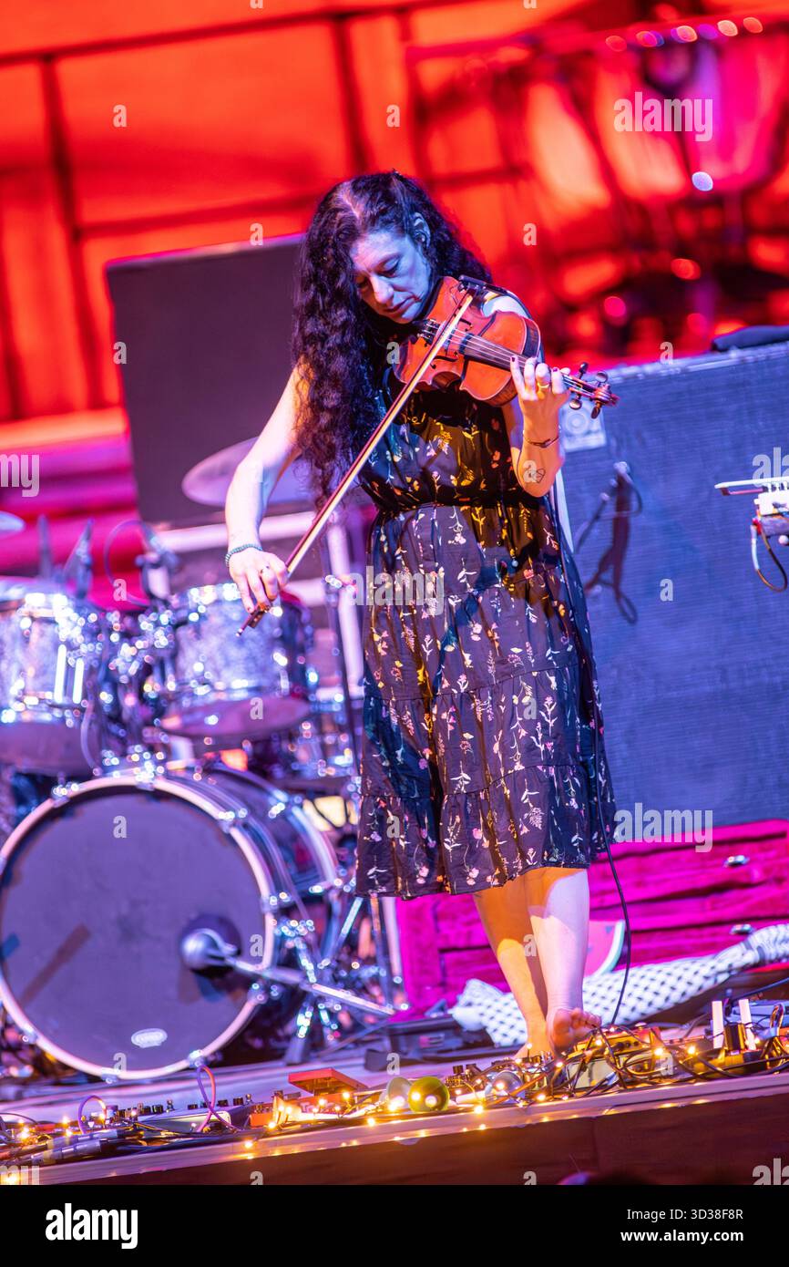 Milan Italy. 04th nov 2025. The Canadian musician and violinist JESSICA ...