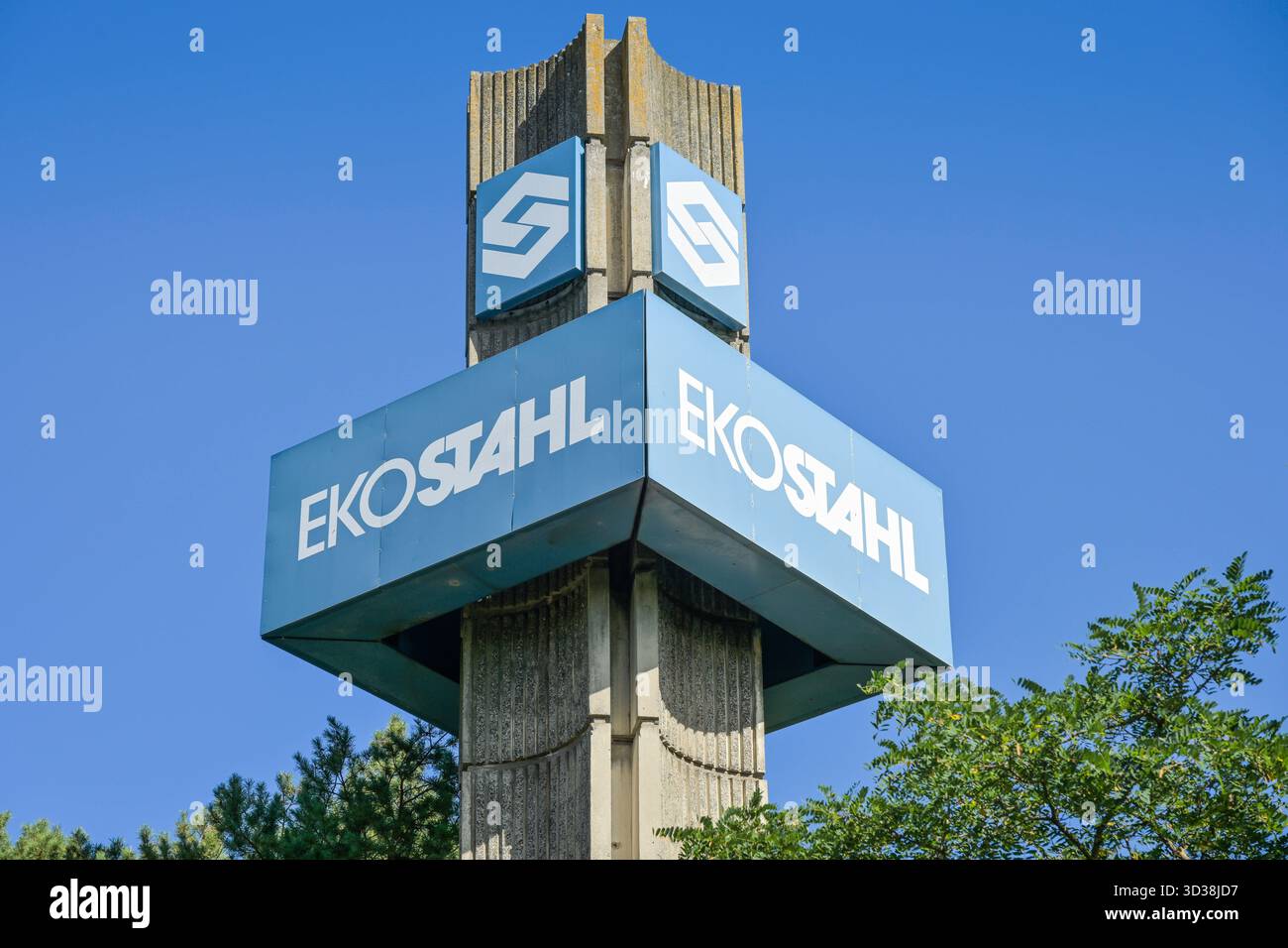 Logo und Stele EKO Stahl, heute Hüttenwerk Arcelor Mittal, Werkstraße ...