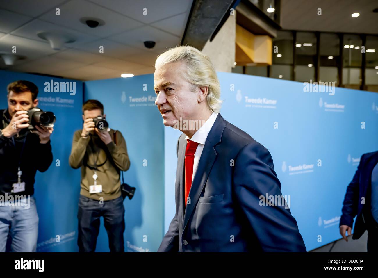 THE HAGUE - Wouter Koolmees, scout, is holding talks with the party ...
