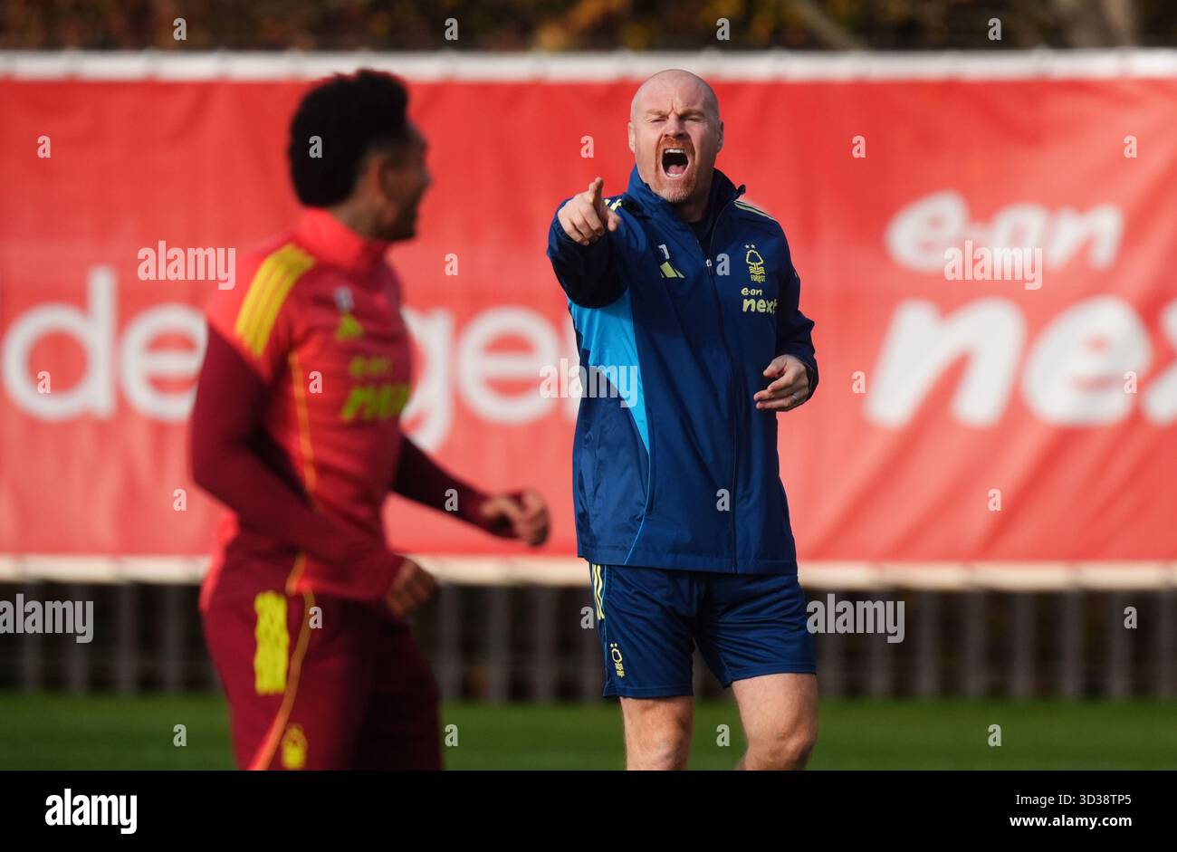 Nottingham Forest manager Sean Dyche with the players during a training ...