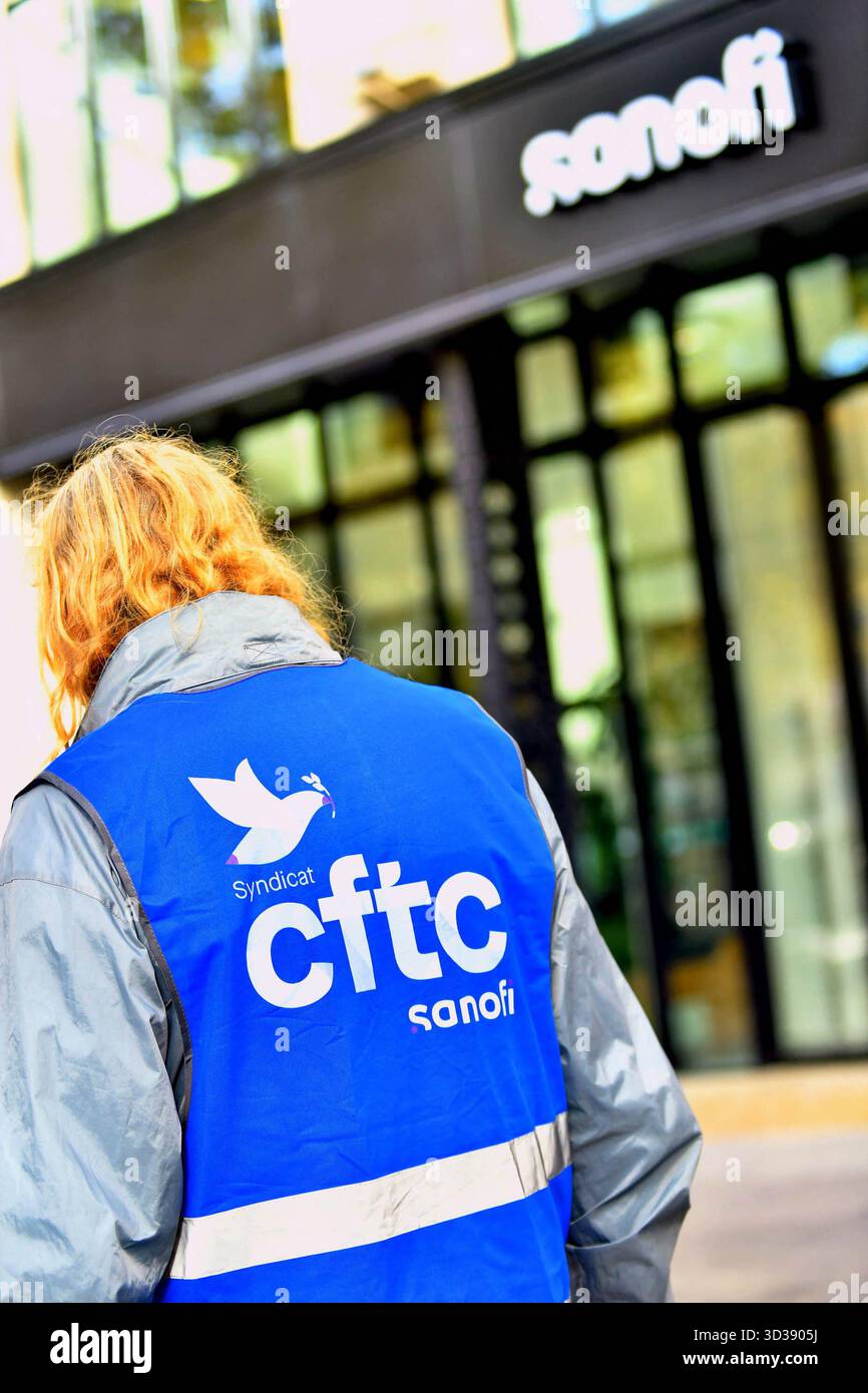 The inter-union union calls for a rally in front of La Maison Sanofi to ...